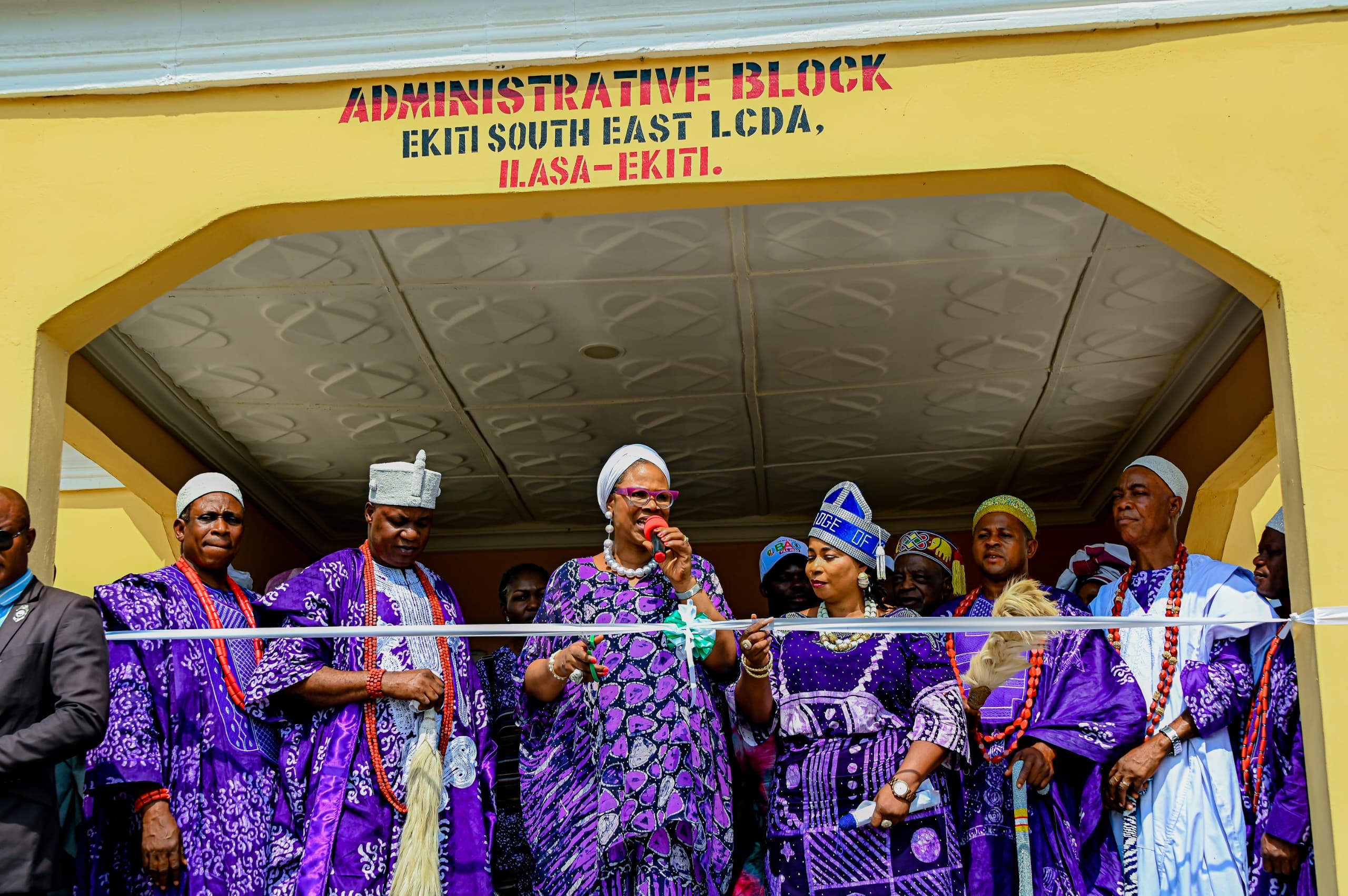 Ekiti First Lady commissions another hub for Adire Ekiti - Ministry of ...